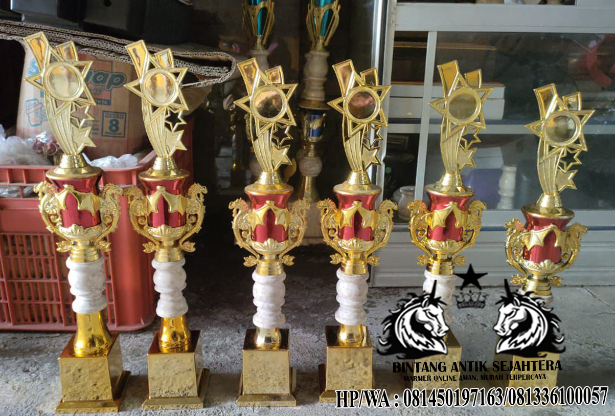 Beragam Pilihan Trophy Marmer Hadiah Kejuaraan Mewah » Marmer Tulungagung